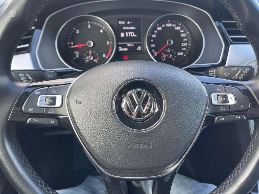 Melns Volkswagen Passat 2015 Kauņa, ar dzinēja tilpumu 1.60 L un nobraukumu 243 tūkst. km par 7200 €, foto 20 vietnē AUTOMOTO.COM.LV