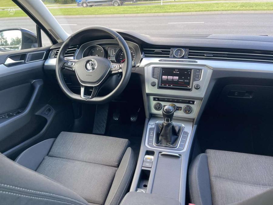 Melns Volkswagen Passat 2015 Kauņa, ar dzinēja tilpumu 1.60 L un nobraukumu 243 tūkst. km par 7200 €, foto 27 vietnē AUTOMOTO.COM.LV