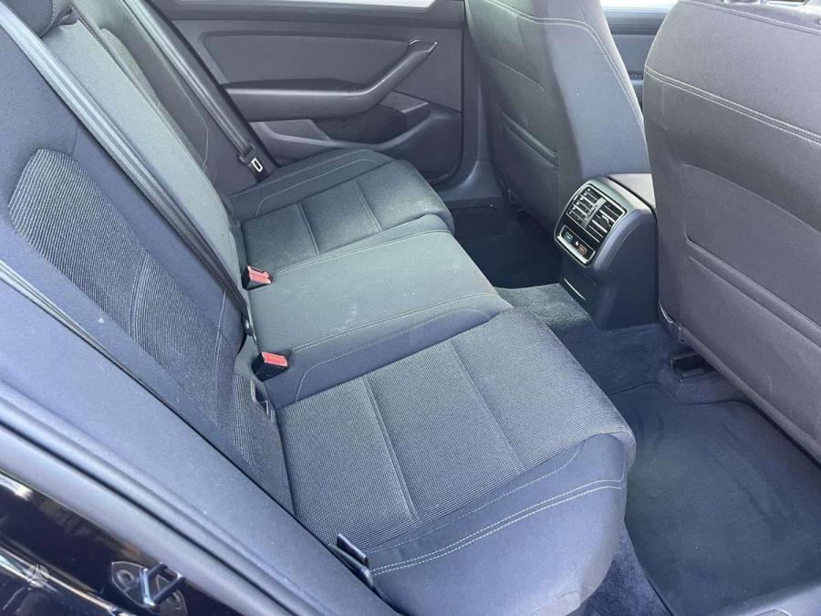 Melns Volkswagen Passat 2015 Kauņa, ar dzinēja tilpumu 1.60 L un nobraukumu 243 tūkst. km par 7200 €, foto 28 vietnē AUTOMOTO.COM.LV