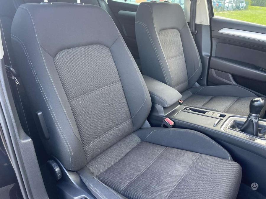 Melns Volkswagen Passat 2015 Kauņa, ar dzinēja tilpumu 1.60 L un nobraukumu 243 tūkst. km par 7200 €, foto 30 vietnē AUTOMOTO.COM.LV