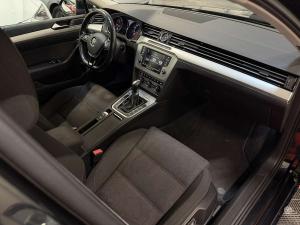 Черный Фольксваген Пассат 2015 в Вильнюс, объемом двигателя 1.97 л и пробегом 296 тыс. км за 8650 €, фото 14 на AUTOMOTO.COM.LV