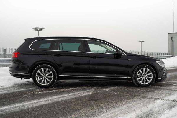 Black Volkswagen Passat 2016 in Vilnius, with an engine capacity of 1.97 L and mileage of 200 thousand km for 12500 €, photo 7 on AUTOMOTO.COM.LV