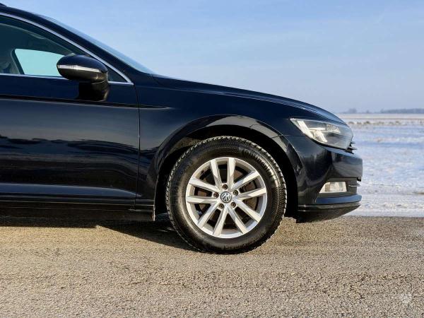 Black Volkswagen Passat 2016 in Vilkaviskis, with an engine capacity of 1.97 L and mileage of 274 thousand km for 9700 €, photo 6 on AUTOMOTO.COM.LV