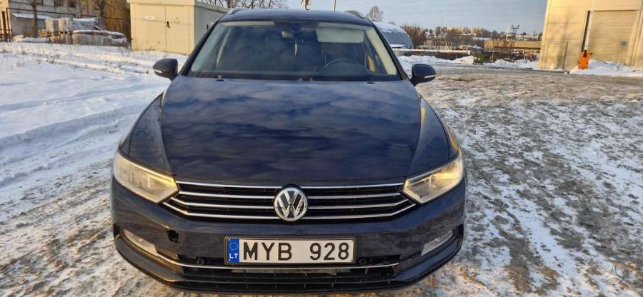Black Volkswagen Passat 2016 in Kaunas, with an engine capacity of 1.97 L and mileage of 269 thousand km for 8500 €, photo 2 on AUTOMOTO.COM.LV