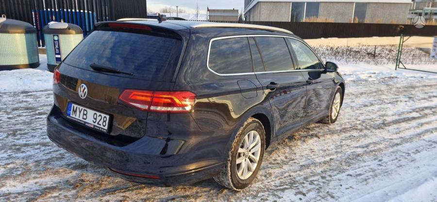 Black Volkswagen Passat 2016 in Kaunas, with an engine capacity of 1.97 L and mileage of 269 thousand km for 8500 €, photo 5 on AUTOMOTO.COM.LV