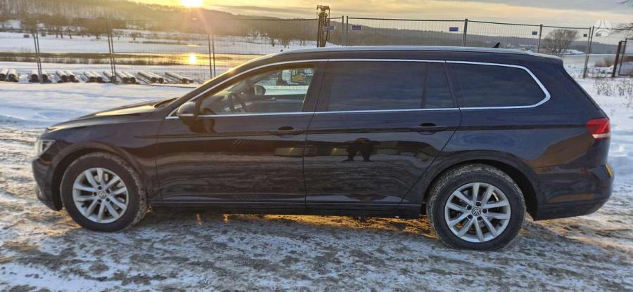 Black Volkswagen Passat 2016 in Kaunas, with an engine capacity of 1.97 L and mileage of 269 thousand km for 8500 €, photo 8 on AUTOMOTO.COM.LV