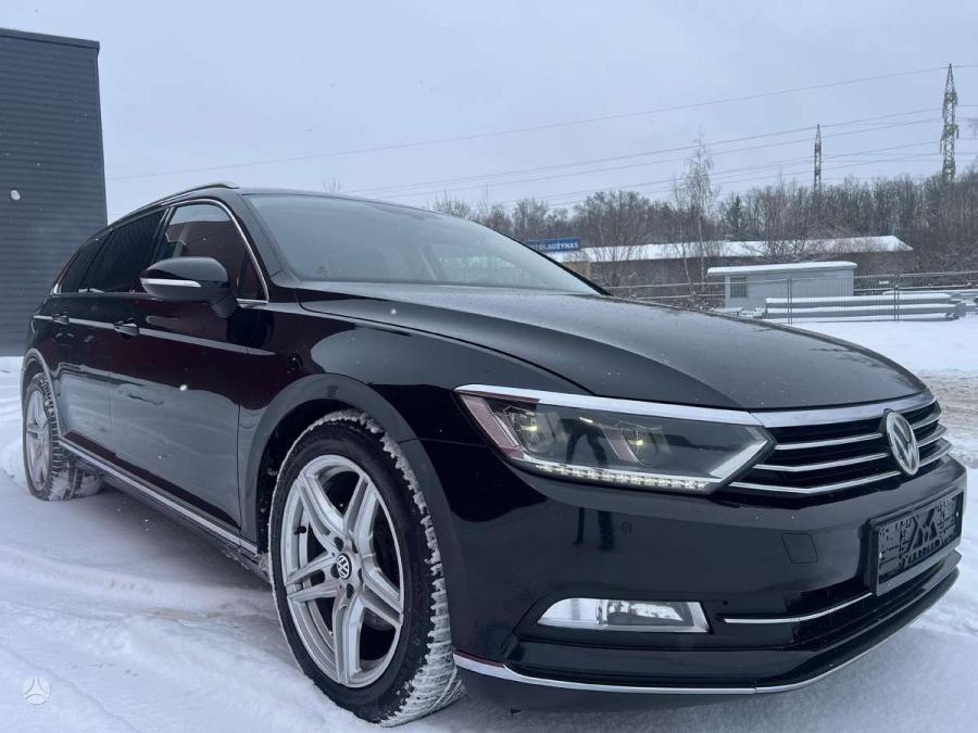 Black Volkswagen Passat 2016 in Kaunas, with an engine capacity of 1.97 L and mileage of 272 thousand km for 10200 €, photo 1 on AUTOMOTO.COM.LV