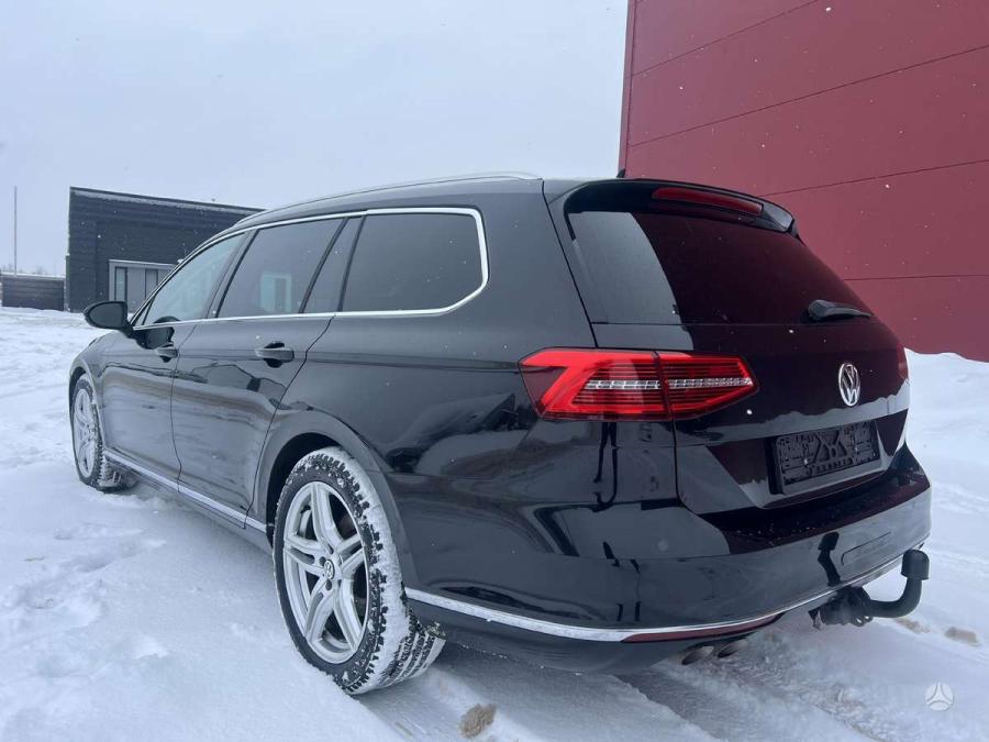Black Volkswagen Passat 2016 in Kaunas, with an engine capacity of 1.97 L and mileage of 272 thousand km for 10200 €, photo 11 on AUTOMOTO.COM.LV