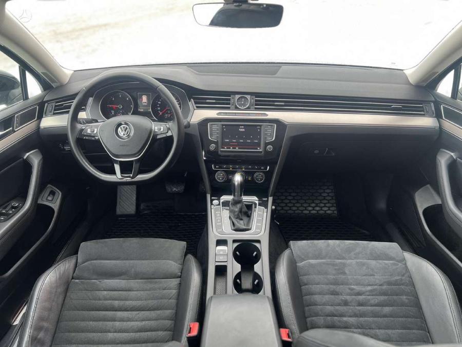 Black Volkswagen Passat 2016 in Kaunas, with an engine capacity of 1.97 L and mileage of 272 thousand km for 10200 €, photo 14 on AUTOMOTO.COM.LV