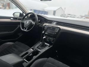 Black Volkswagen Passat 2016 in Kaunas, with an engine capacity of 1.97 L and mileage of 272 thousand km for 10200 €, photo 16 on AUTOMOTO.COM.LV