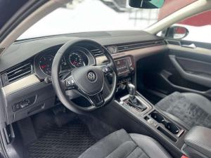 Black Volkswagen Passat 2016 in Kaunas, with an engine capacity of 1.97 L and mileage of 272 thousand km for 10200 €, photo 17 on AUTOMOTO.COM.LV