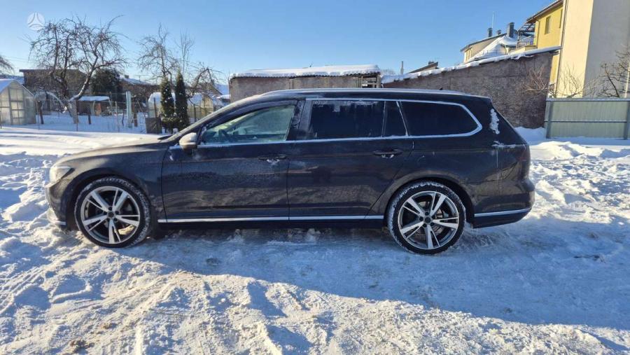Black Volkswagen Passat 2016 in Taurage, with an engine capacity of 2.00 L and mileage of 319 thousand km for 6990 €, photo 1 on AUTOMOTO.COM.LV