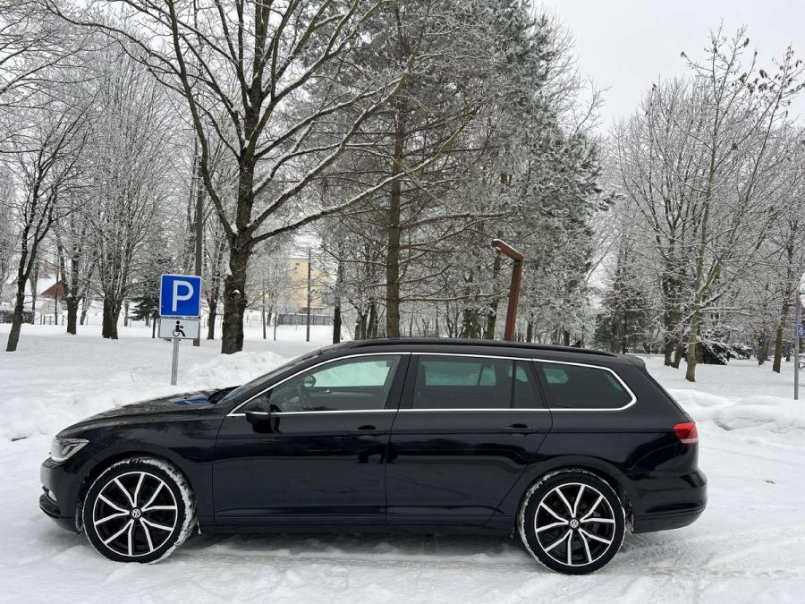 Black Volkswagen Passat 2016 in Kaunas, with an engine capacity of 1.97 L and mileage of 290 thousand km for 9750 €, photo 2 on AUTOMOTO.COM.LV