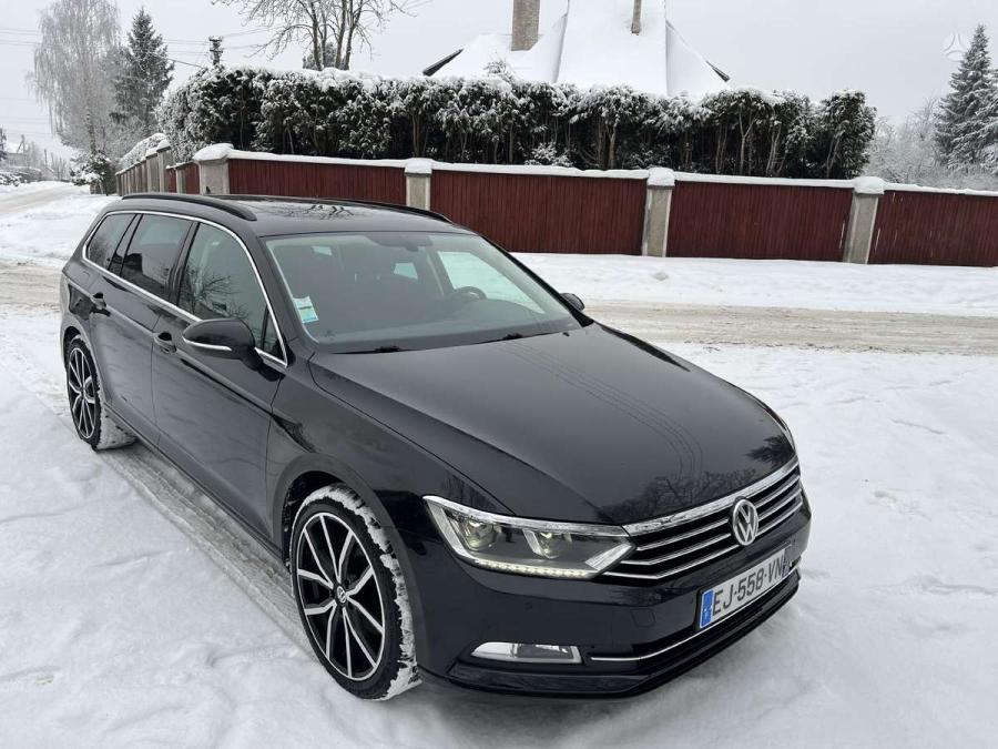 Black Volkswagen Passat 2016 in Kaunas, with an engine capacity of 1.97 L and mileage of 290 thousand km for 9750 €, photo 9 on AUTOMOTO.COM.LV