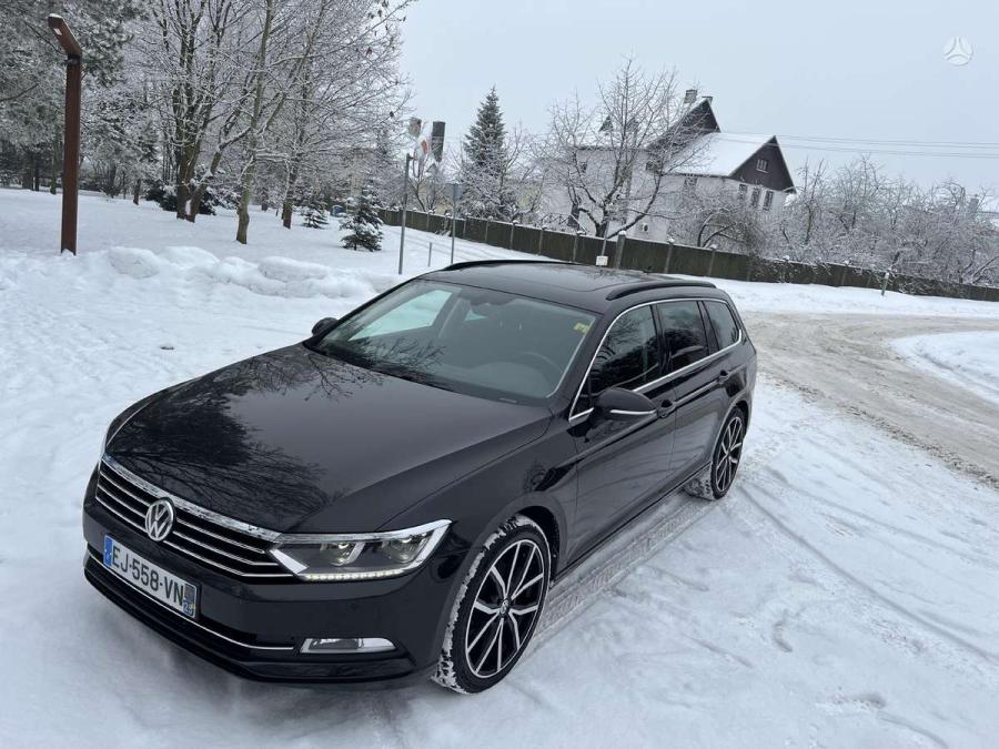 Black Volkswagen Passat 2016 in Kaunas, with an engine capacity of 1.97 L and mileage of 290 thousand km for 9750 €, photo 10 on AUTOMOTO.COM.LV