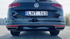 Melns Volkswagen Passat 2016 Panevēža, ar dzinēja tilpumu 2.00 L un nobraukumu 280 tūkst. km par 11000 €, foto 16 vietnē AUTOMOTO.COM.LV