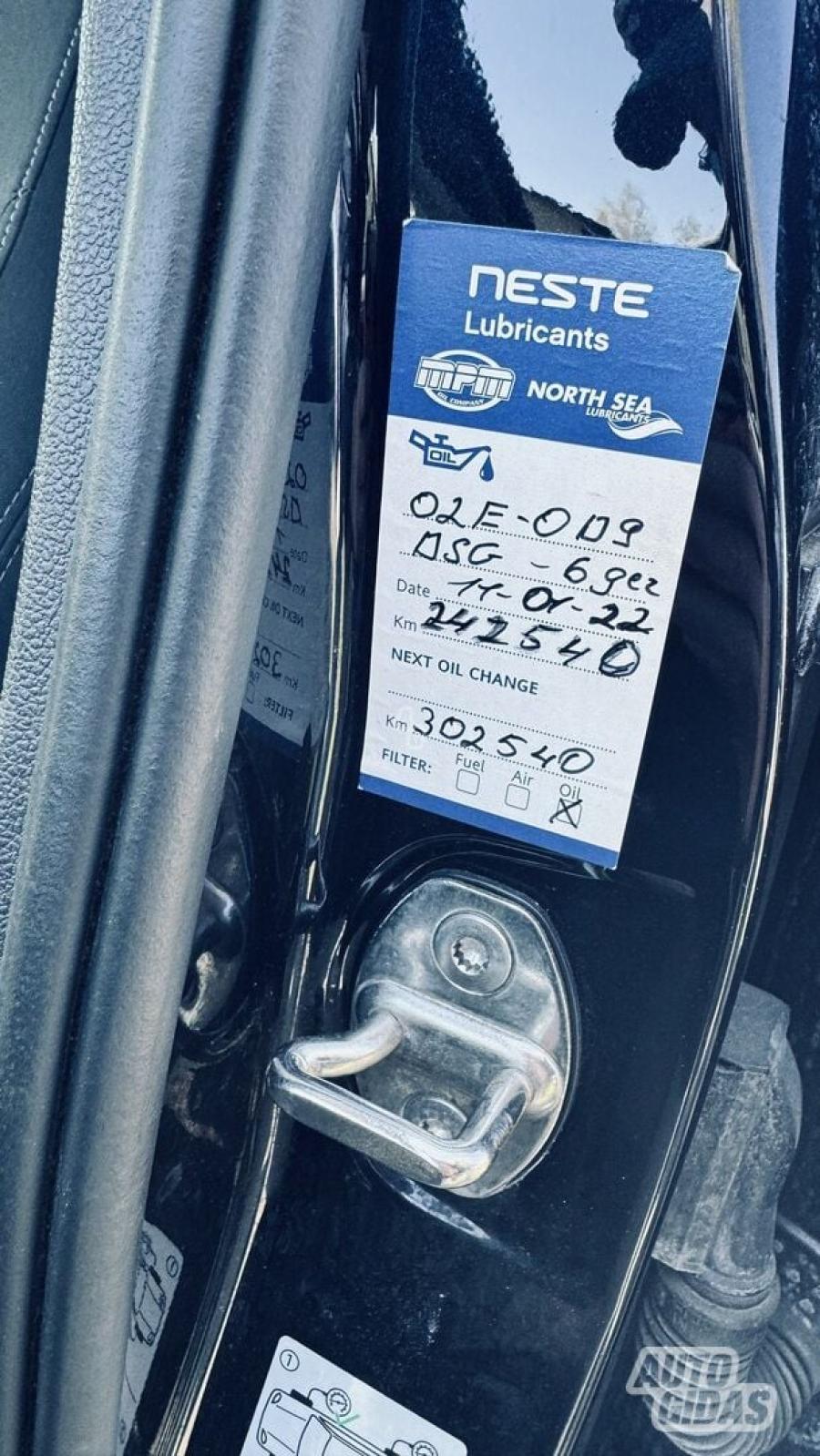 Melns Volkswagen Passat 2016 Panevēža, ar dzinēja tilpumu 2.00 L un nobraukumu 280 tūkst. km par 11000 €, foto 32 vietnē AUTOMOTO.COM.LV