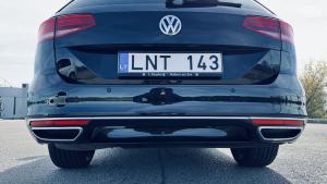 Black Volkswagen Passat 2016 in Panevezys, with an engine capacity of 2.00 L and mileage of 280 thousand km for 11000 €, photo 16 on AUTOMOTO.COM.LV