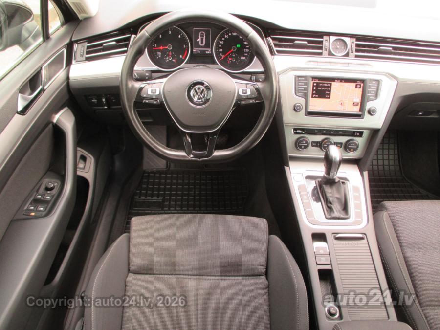 Black Volkswagen Passat 2016 in Tartu, with an engine capacity of 1.60 L and mileage of 241 thousand km for 9200 €, photo 7 on AUTOMOTO.COM.LV