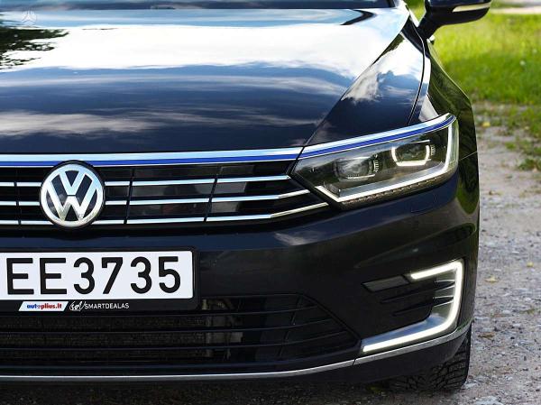 Black Volkswagen Passat 2016 in Kretinga, with an engine capacity of 1.40 L and mileage of 177 thousand km for 12399 €, photo 8 on AUTOMOTO.COM.LV