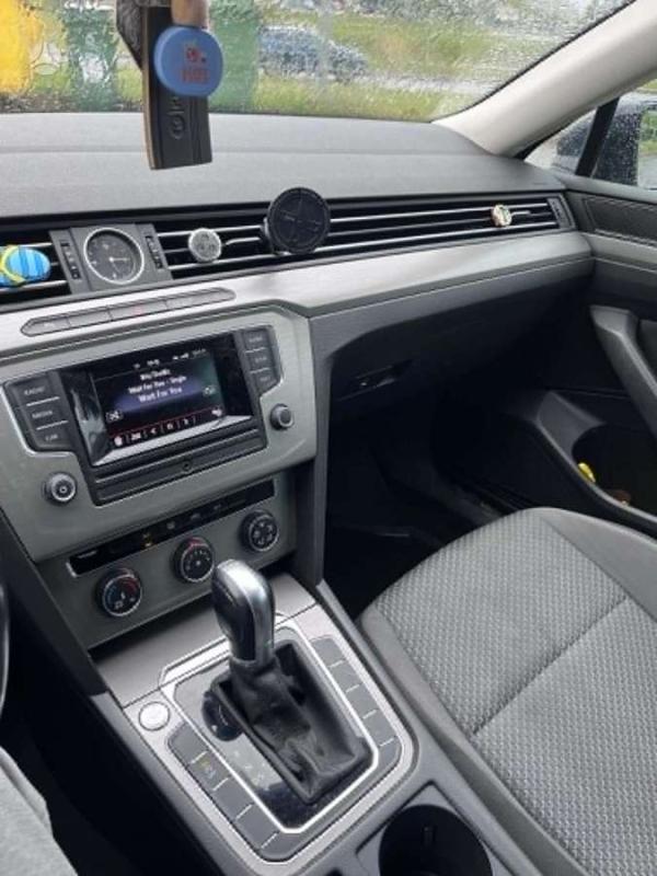 Black Volkswagen Passat 2016 in Kaunas, with an engine capacity of 1.60 L and mileage of 292 thousand km for 7650 €, photo 7 on AUTOMOTO.COM.LV