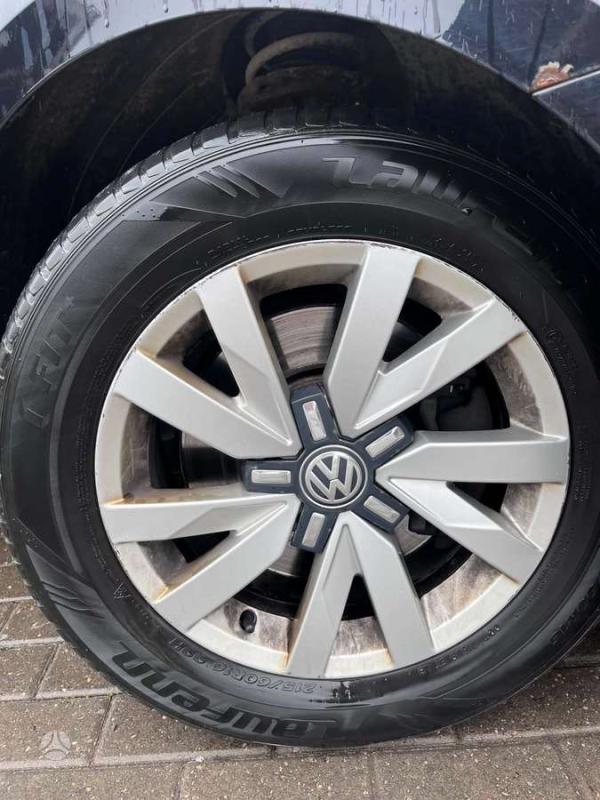 Black Volkswagen Passat 2016 in Kaunas, with an engine capacity of 1.60 L and mileage of 292 thousand km for 7650 €, photo 9 on AUTOMOTO.COM.LV