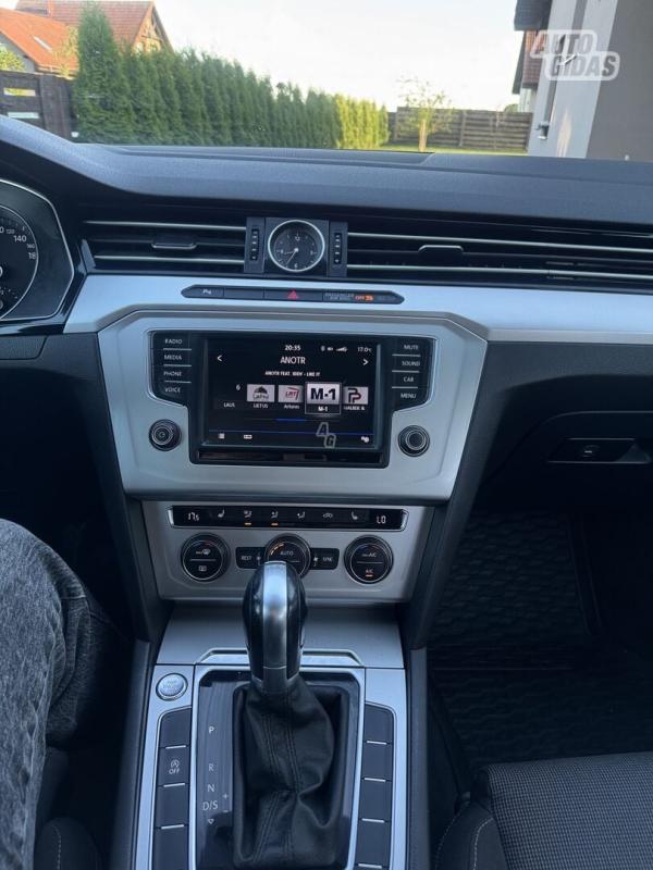 Black Volkswagen Passat 2016 in Klaipeda, with an engine capacity of 2.00 L and mileage of 375 thousand km for 8000 €, photo 9 on AUTOMOTO.COM.LV