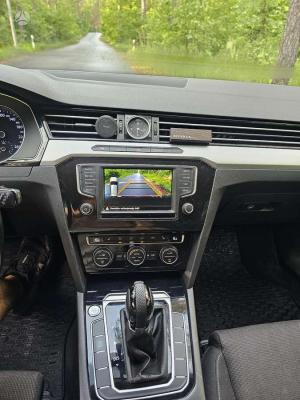 Black Volkswagen Passat 2016 in Vilnius, with an engine capacity of 1.97 L and mileage of 314 thousand km for 9000 €, photo 6 on AUTOMOTO.COM.LV