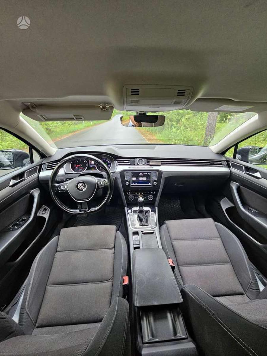 Black Volkswagen Passat 2016 in Vilnius, with an engine capacity of 1.97 L and mileage of 314 thousand km for 9000 €, photo 7 on AUTOMOTO.COM.LV