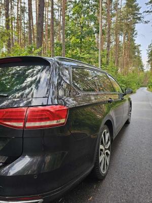 Black Volkswagen Passat 2016 in Vilnius, with an engine capacity of 1.97 L and mileage of 314 thousand km for 9000 €, photo 9 on AUTOMOTO.COM.LV