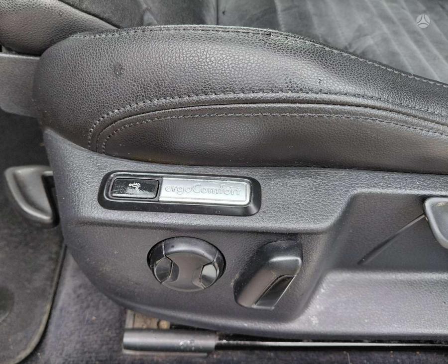 Black Volkswagen Passat 2016 in Vilkaviskis, with an engine capacity of 1.97 L and mileage of 276 thousand km for 7200 €, photo 22 on AUTOMOTO.COM.LV