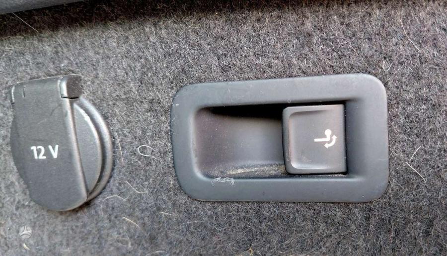Black Volkswagen Passat 2016 in Vilkaviskis, with an engine capacity of 1.97 L and mileage of 276 thousand km for 7200 €, photo 33 on AUTOMOTO.COM.LV