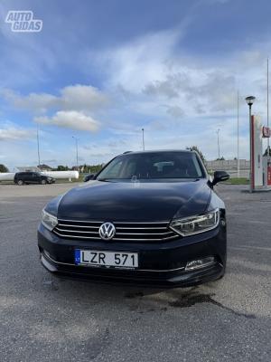 Black Volkswagen Passat 2016 in Klaipeda, with an engine capacity of 2.00 L and mileage of 376 thousand km for 6950 €, photo 3 on AUTOMOTO.COM.LV