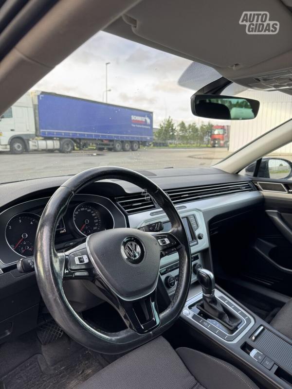 Melns Volkswagen Passat 2016 Klaipėda, ar dzinēja tilpumu 2.00 L un nobraukumu 376 tūkst. km par 6950 €, foto 9 vietnē AUTOMOTO.COM.LV