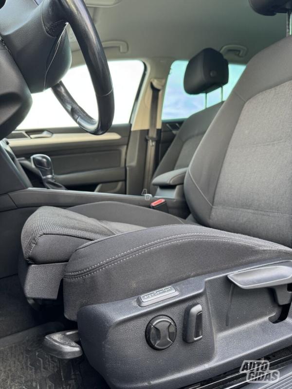 Melns Volkswagen Passat 2016 Klaipėda, ar dzinēja tilpumu 2.00 L un nobraukumu 376 tūkst. km par 6950 €, foto 10 vietnē AUTOMOTO.COM.LV