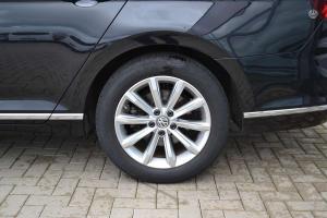Melns Volkswagen Passat 2016 Viļņa, ar dzinēja tilpumu 1.97 L un nobraukumu 283 tūkst. km par 9500 €, foto 8 vietnē AUTOMOTO.COM.LV