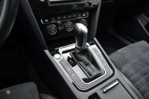 Melns Volkswagen Passat 2016 Viļņa, ar dzinēja tilpumu 1.97 L un nobraukumu 283 tūkst. km par 9500 €, foto 40 vietnē AUTOMOTO.COM.LV