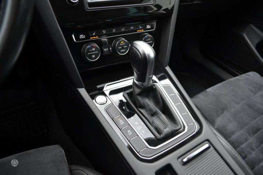 Melns Volkswagen Passat 2016 Viļņa, ar dzinēja tilpumu 1.97 L un nobraukumu 283 tūkst. km par 9500 €, foto 40 vietnē AUTOMOTO.COM.LV
