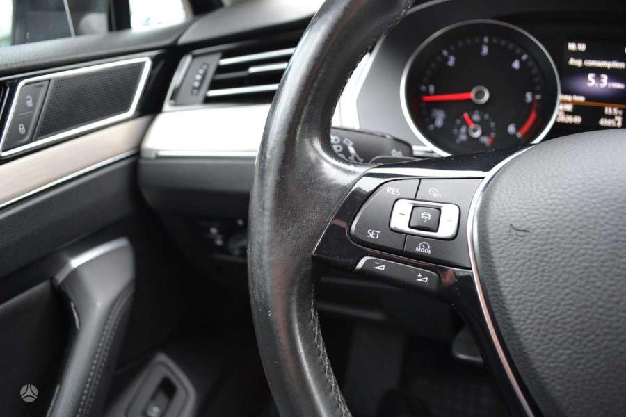 Melns Volkswagen Passat 2016 Viļņa, ar dzinēja tilpumu 1.97 L un nobraukumu 283 tūkst. km par 9500 €, foto 41 vietnē AUTOMOTO.COM.LV