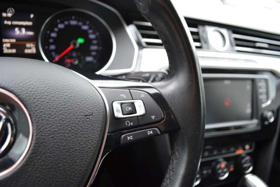 Melns Volkswagen Passat 2016 Viļņa, ar dzinēja tilpumu 1.97 L un nobraukumu 283 tūkst. km par 9500 €, foto 42 vietnē AUTOMOTO.COM.LV