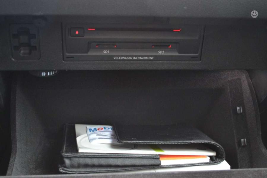 Melns Volkswagen Passat 2016 Viļņa, ar dzinēja tilpumu 1.97 L un nobraukumu 283 tūkst. km par 9500 €, foto 43 vietnē AUTOMOTO.COM.LV