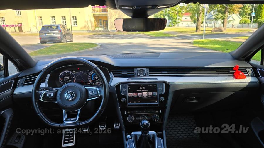Melns Volkswagen Passat 2016 Jehvi, ar dzinēja tilpumu 2.00 L un nobraukumu 342 tūkst. km par 10000 €, foto 11 vietnē AUTOMOTO.COM.LV