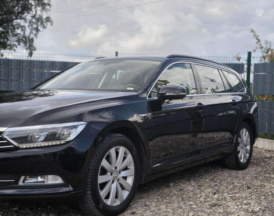 Black Volkswagen Passat 2016 in Vilkaviskis, with an engine capacity of 1.97 L and mileage of 214 thousand km for 8300 €, photo 4 on AUTOMOTO.COM.LV
