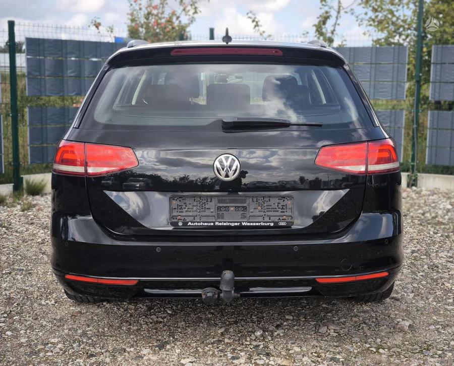 Black Volkswagen Passat 2016 in Vilkaviskis, with an engine capacity of 1.97 L and mileage of 214 thousand km for 8300 €, photo 8 on AUTOMOTO.COM.LV
