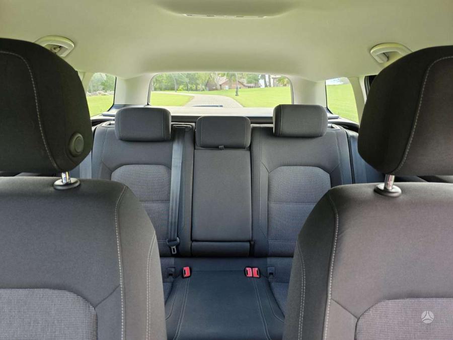 Melns Volkswagen Passat 2016 Telšiai, ar dzinēja tilpumu 1.60 L un nobraukumu 282 tūkst. km par 7650 €, foto 26 vietnē AUTOMOTO.COM.LV