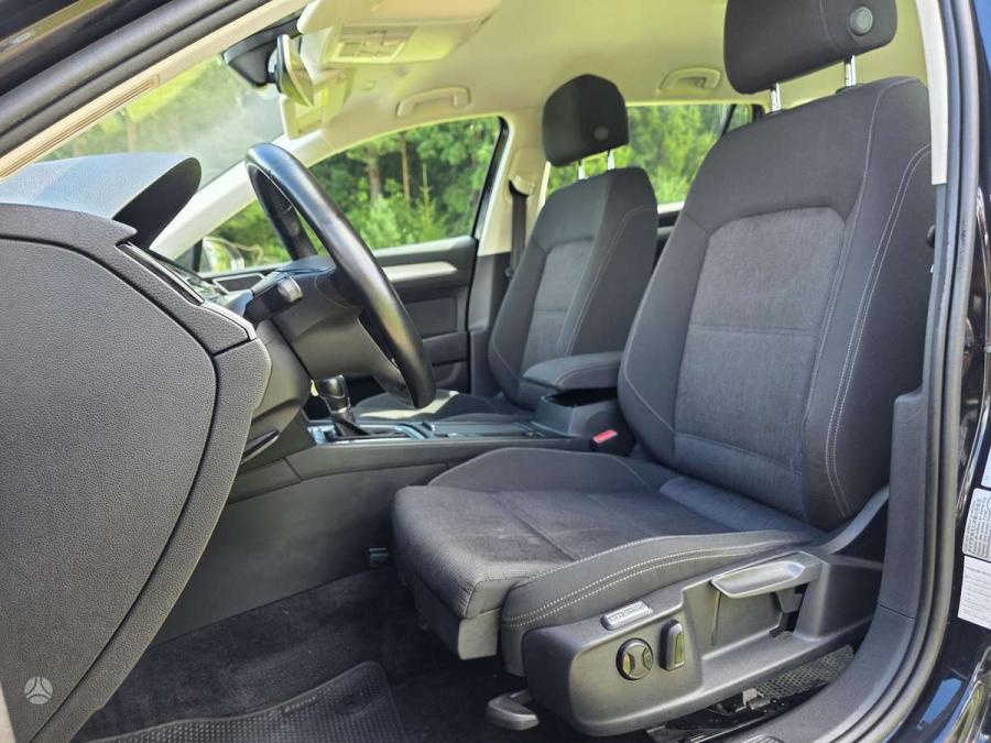 Melns Volkswagen Passat 2016 Telšiai, ar dzinēja tilpumu 1.60 L un nobraukumu 282 tūkst. km par 7650 €, foto 29 vietnē AUTOMOTO.COM.LV