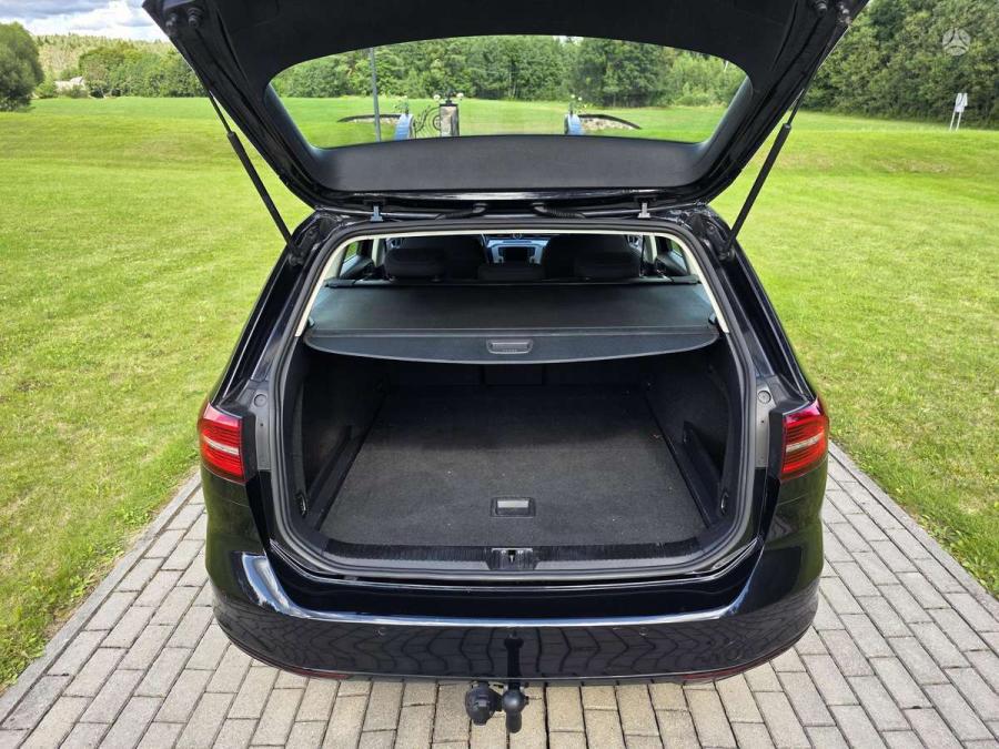 Melns Volkswagen Passat 2016 Telšiai, ar dzinēja tilpumu 1.60 L un nobraukumu 282 tūkst. km par 7650 €, foto 40 vietnē AUTOMOTO.COM.LV