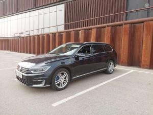 Black Volkswagen Passat 2016 in Kaunas, with an engine capacity of 1.40 L and mileage of 278 thousand km for 11300 €, photo  on AUTOMOTO.COM.LV