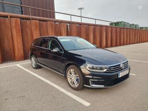 Black Volkswagen Passat 2016 in Kaunas, with an engine capacity of 1.40 L and mileage of 278 thousand km for 11300 €, photo 4 on AUTOMOTO.COM.LV