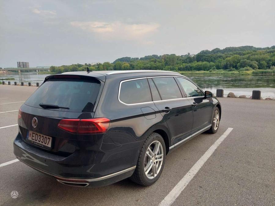 Black Volkswagen Passat 2016 in Kaunas, with an engine capacity of 1.40 L and mileage of 278 thousand km for 11300 €, photo 6 on AUTOMOTO.COM.LV